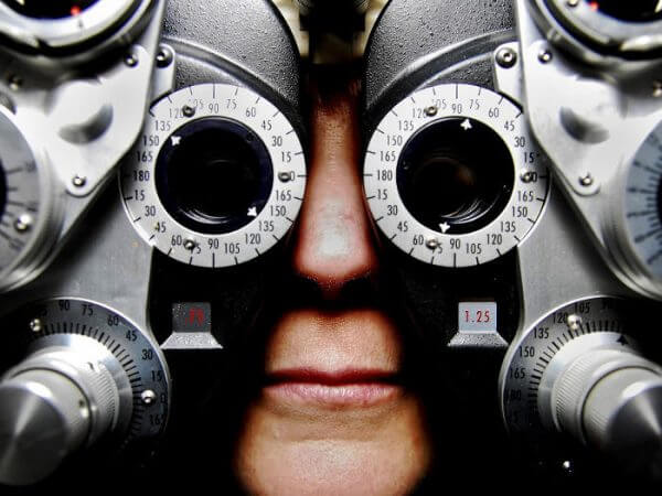 Do you need to re-take your eye test? | Lanes School of Driving